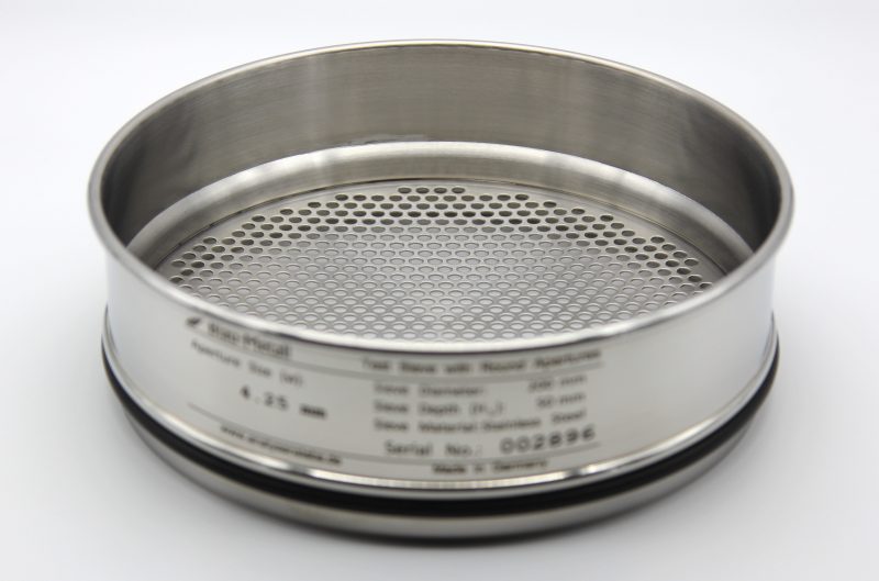 Test Sieve ⌀ 200 mm, Round Apertures 4.25 mm - ISO 5223 eStore